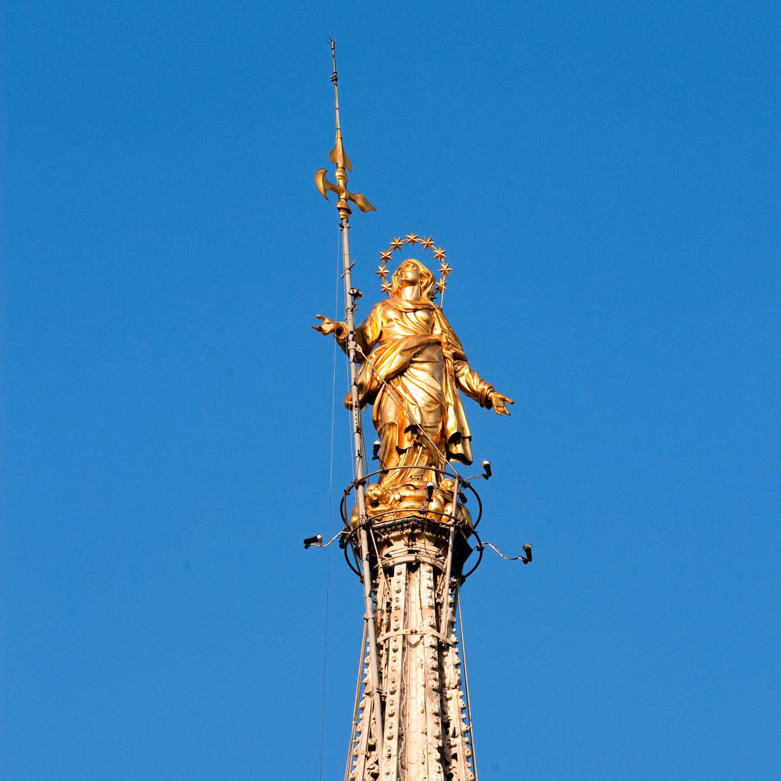 Madonnina Guglia Maggiore: Dona e adotta questa Guglia del Duomo di Milano